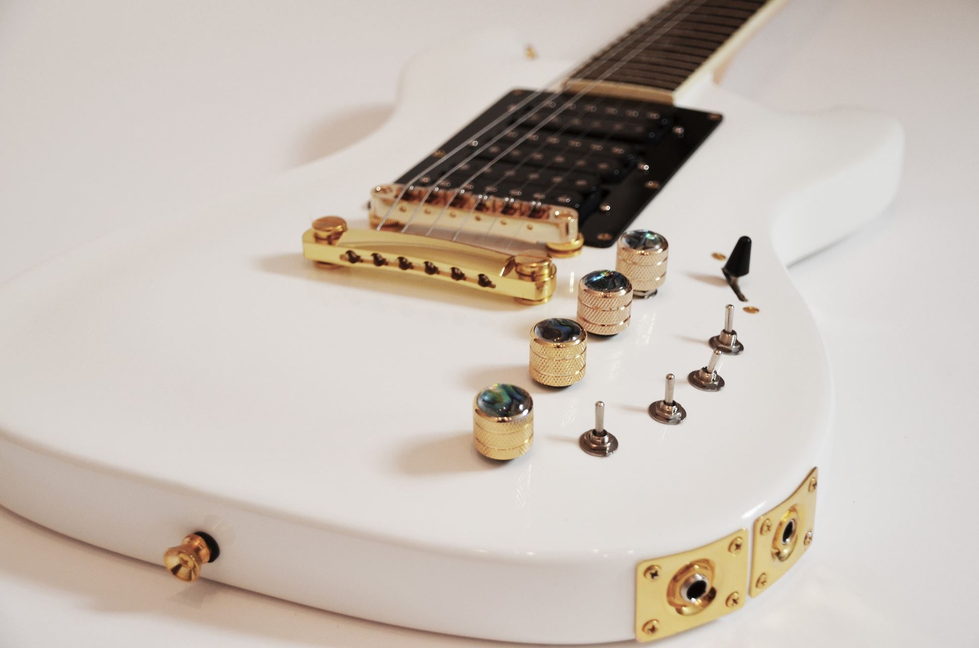 Scarlet Wolph Guitar. PHRED instruments - Shop