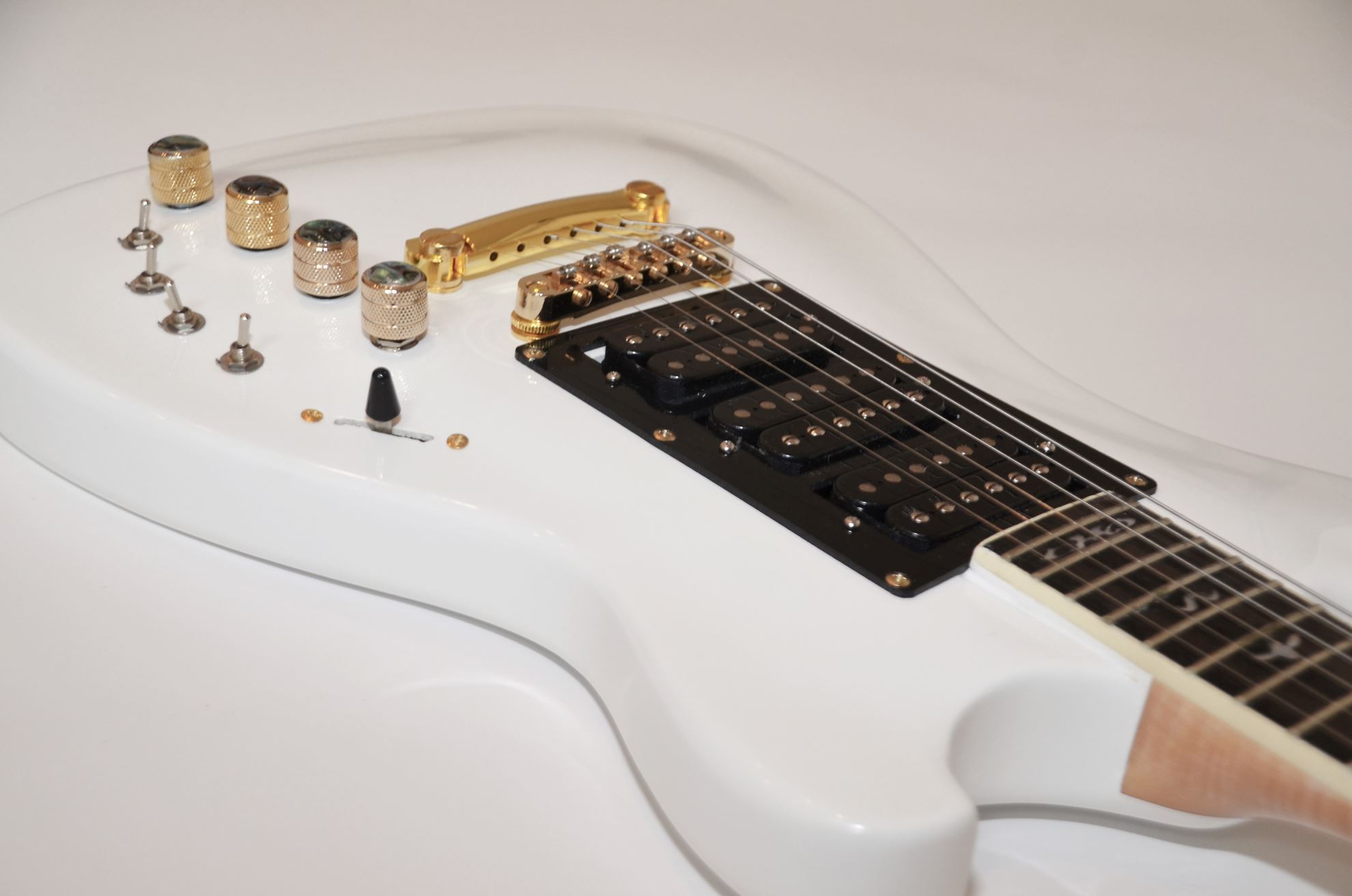 Scarlet Wolph Guitar. PHRED instruments - Shop