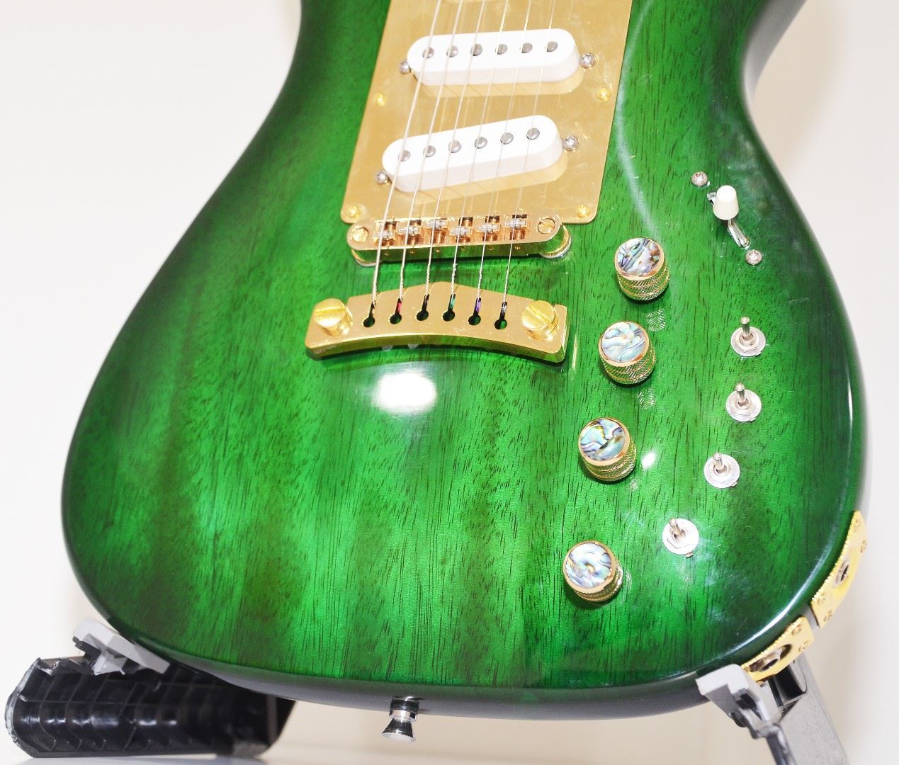 Jade Wolph Guitar. PHRED instruments - Shop
