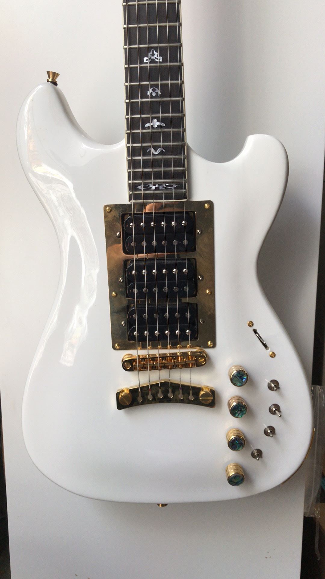 Scarlet Wolph Guitar. PHRED instruments - Shop