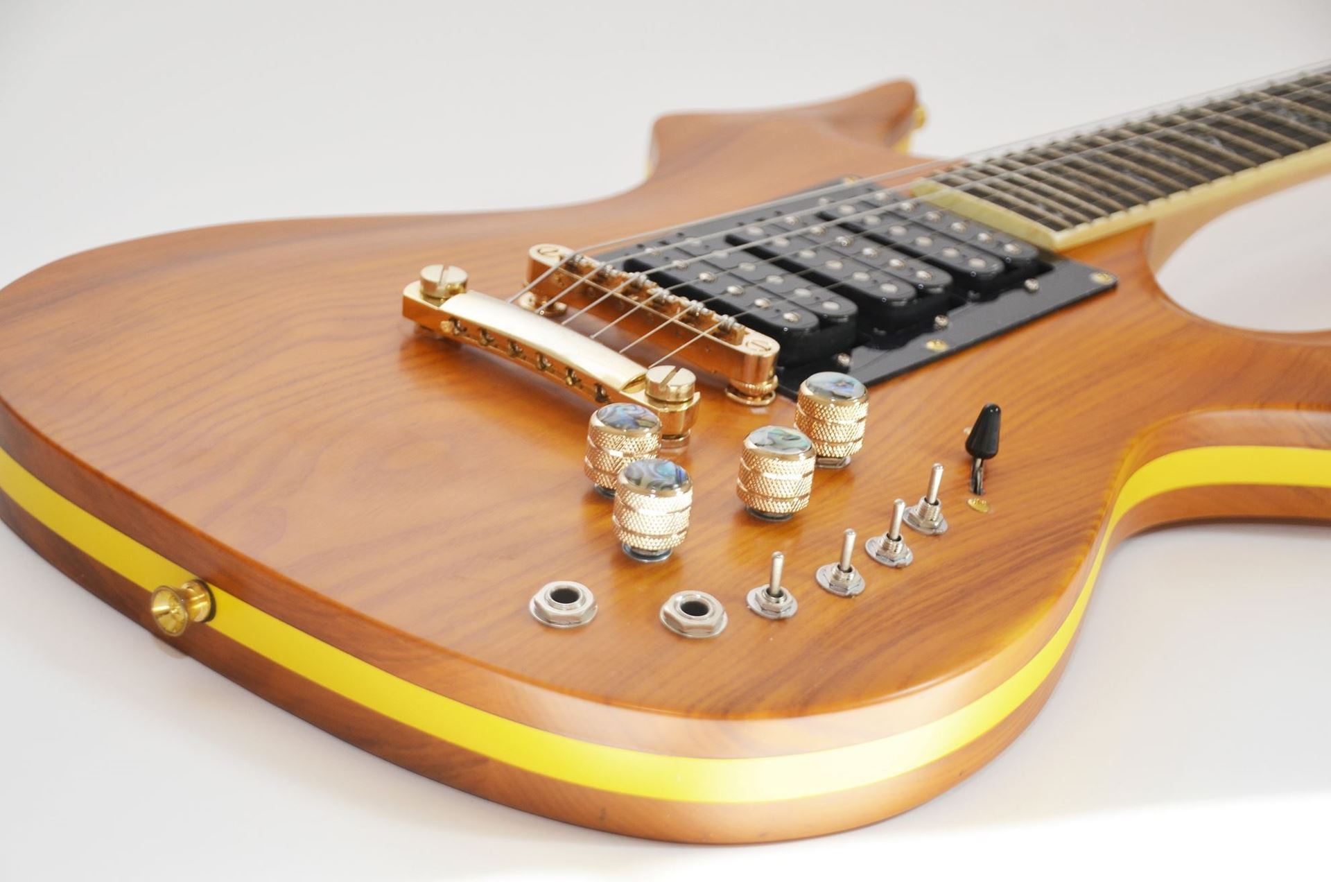 DeadBolt Honey Brown. PHRED instruments - Shop