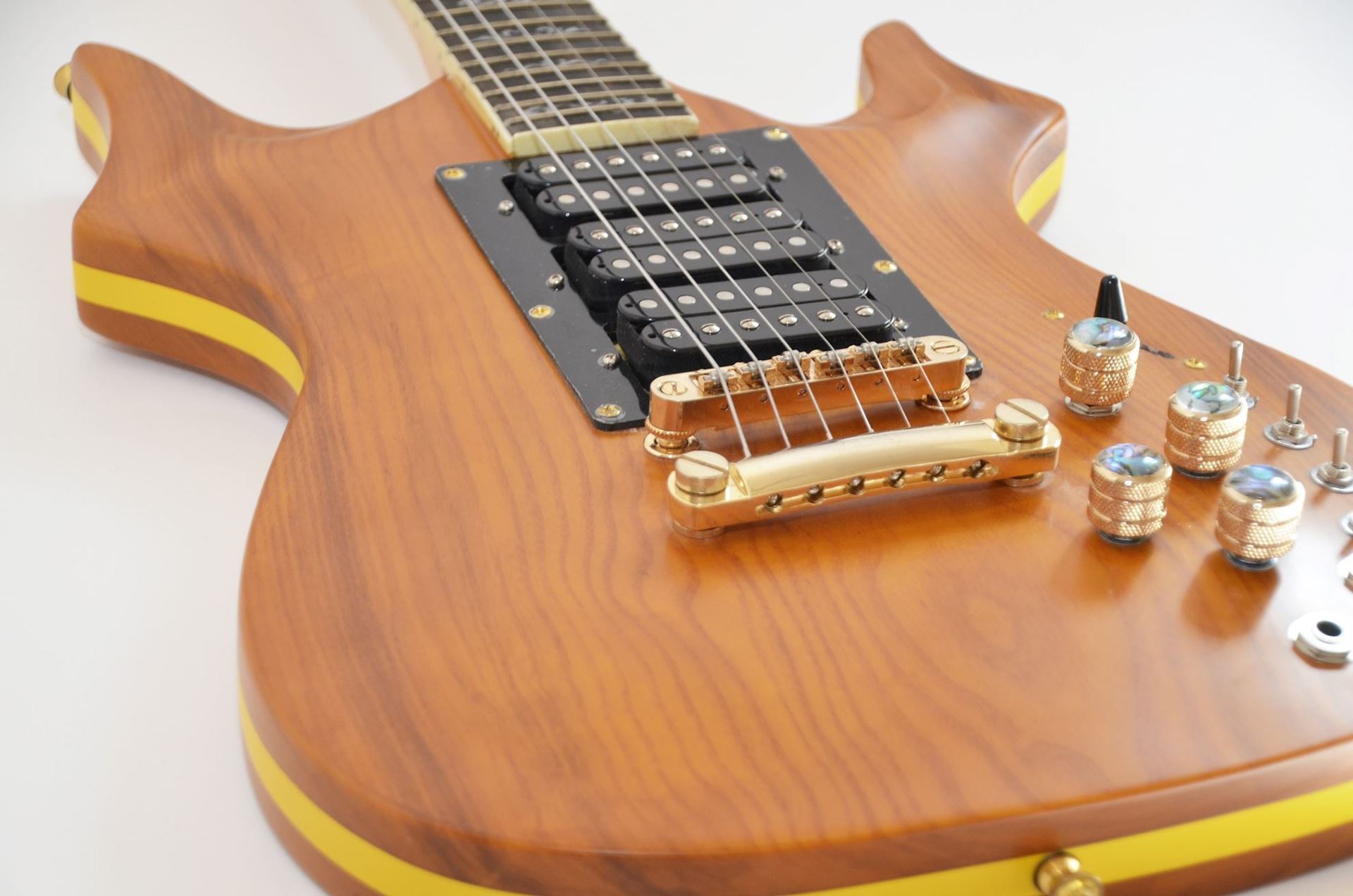 DeadBolt Honey Brown. PHRED instruments - Shop