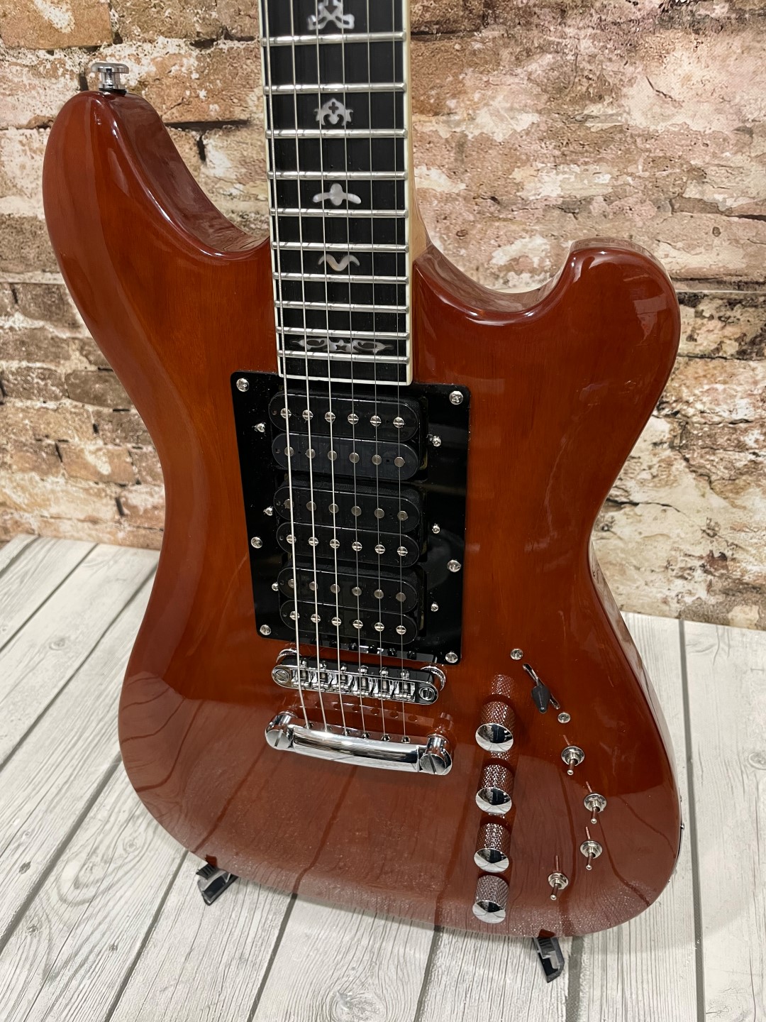 Brown Wolph Guitar. PHRED instruments - Shop