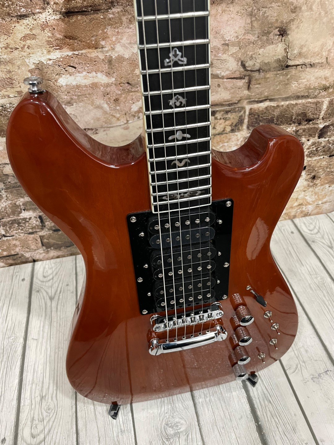 Brown Wolph Guitar. PHRED instruments - Shop