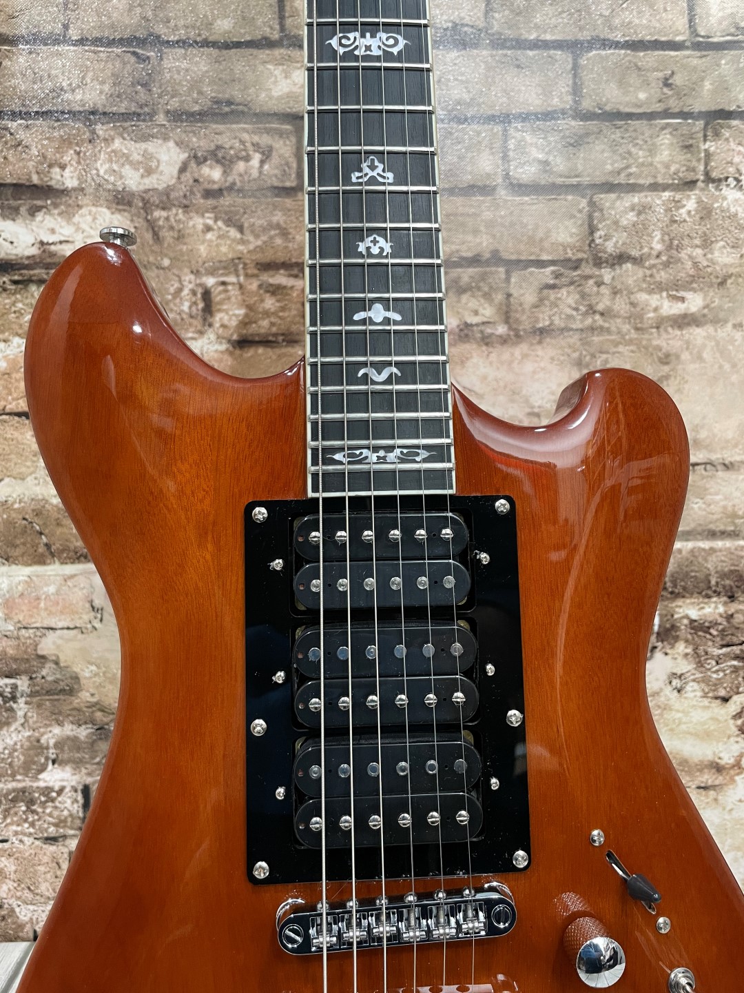 Brown Wolph Guitar. PHRED instruments - Shop