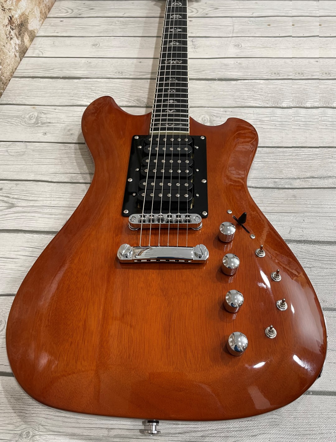 Brown Wolph Guitar. PHRED instruments - Shop