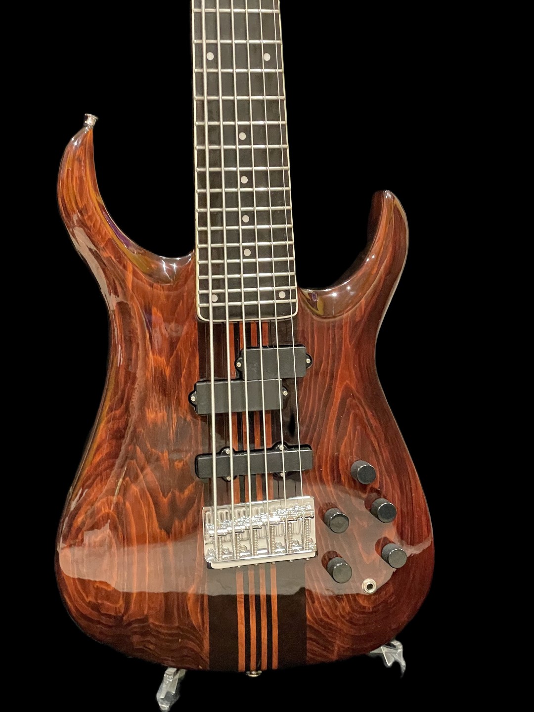 Panda 6-string Short Scale Bass. PHRED instruments - Shop