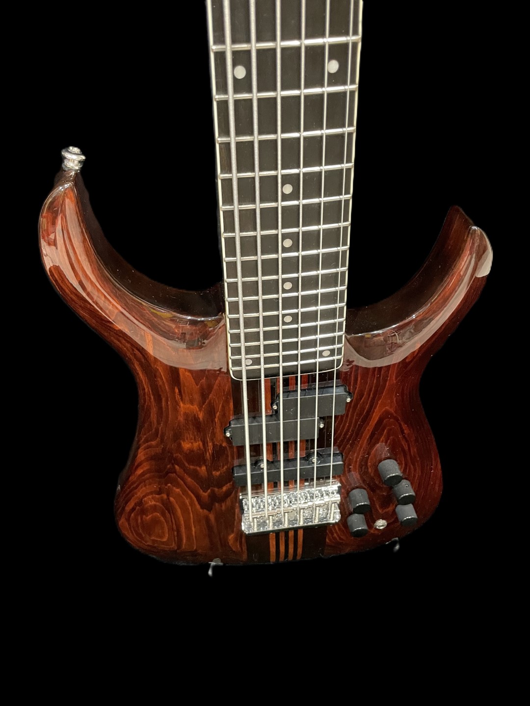 Panda 6-string Short Scale Bass. PHRED instruments - Shop