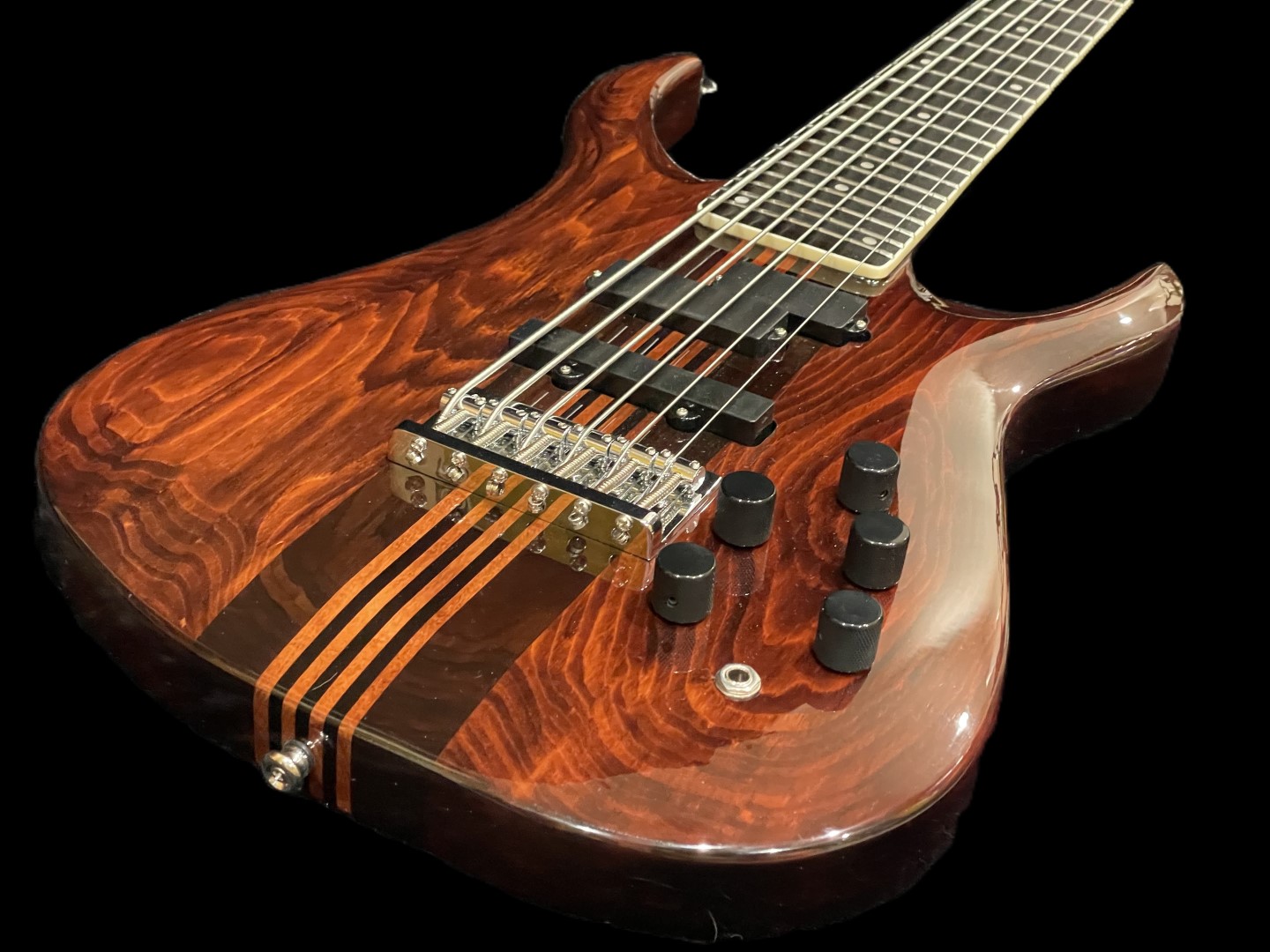 Panda 6-string Short Scale Bass. PHRED instruments - Shop